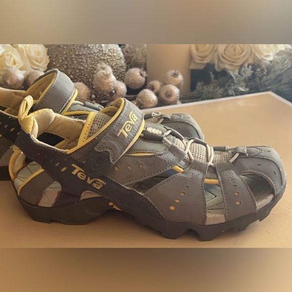 Teva | Shoes | Teva Womens Outflow Ct Sandalsshoes Water Shoes Size 7 ...